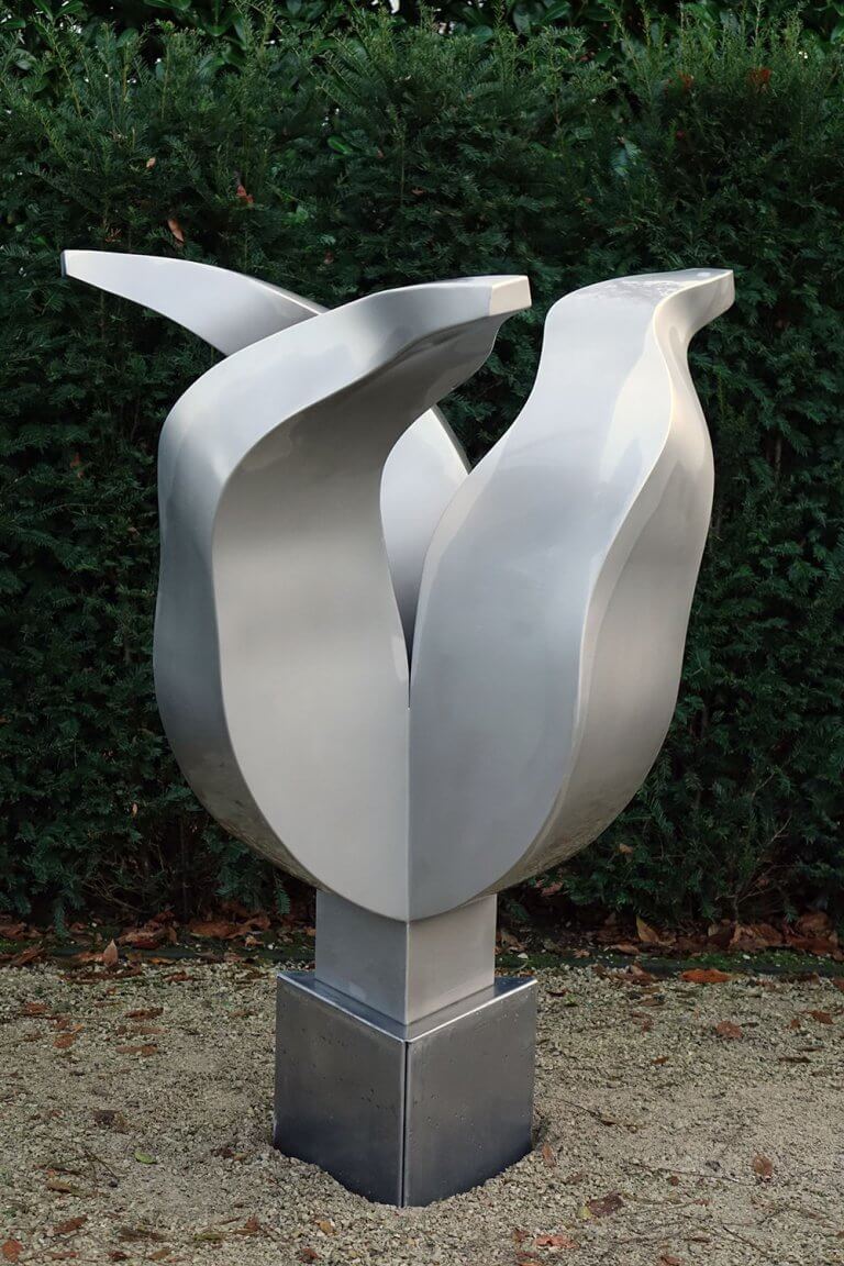 Tulip sculpture made of stainless steel - Modern sculptures of ...