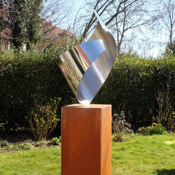 Hart sculpturen - moderne beelden van RVS met liefde als thema