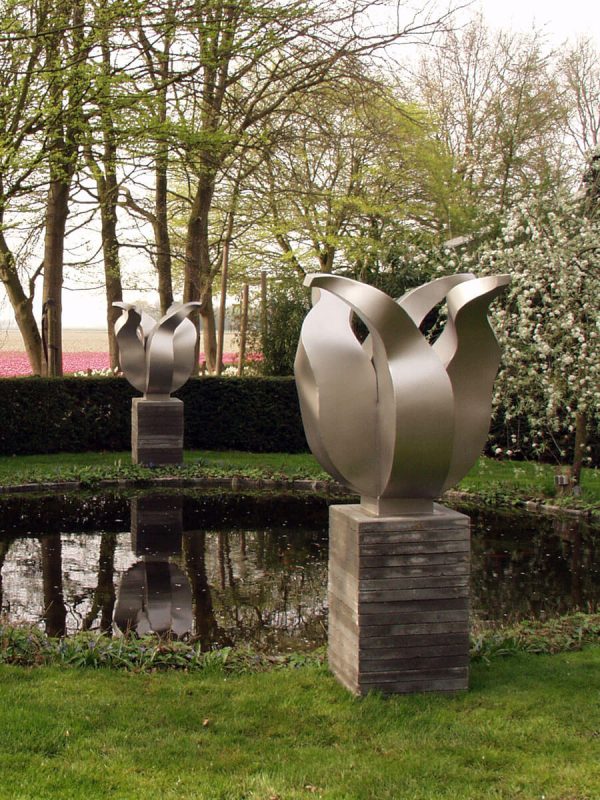 Stainless steel Garden sculpture - Tulip sculpture - Modern stainless ...