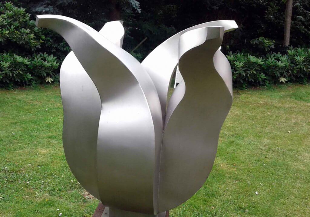 Stainless steel Garden sculpture - Tulip sculpture - Modern stainless ...